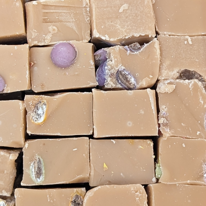 Smarties Fudge (100g) | Joyofsweets.com – JoyofSweets.com